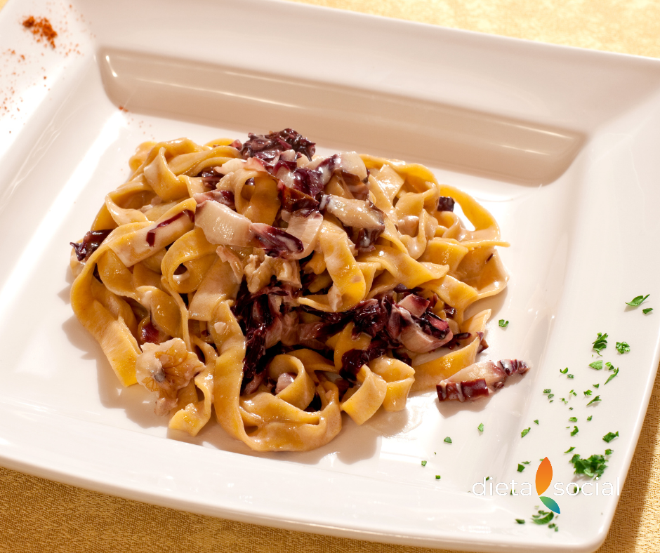 Pasta con Radicchio, Noci e Finocchi: un piatto semplice e raffinato ...